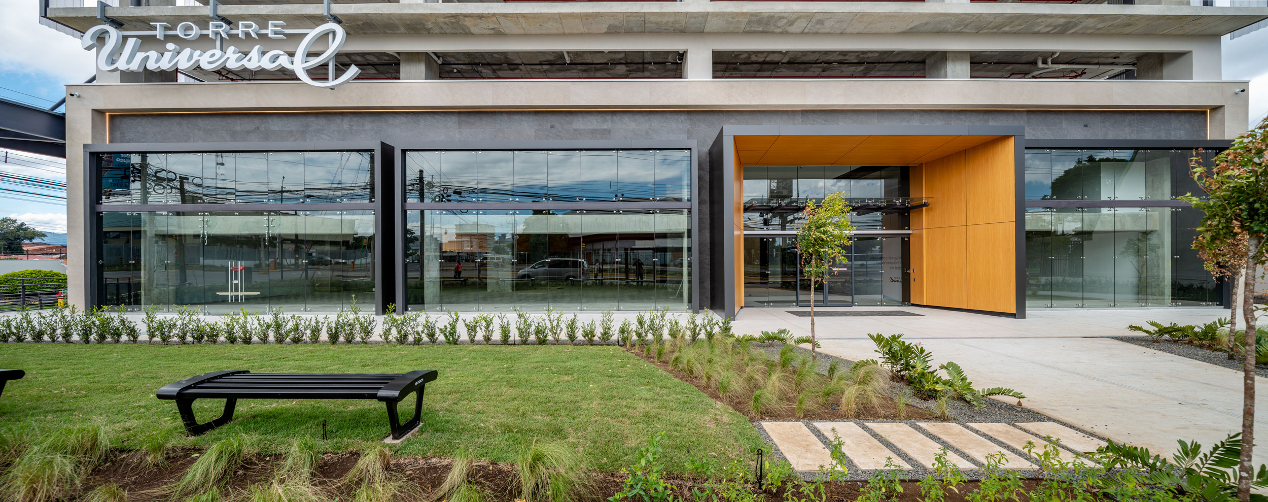 Torre Universal - Instatec S.A.